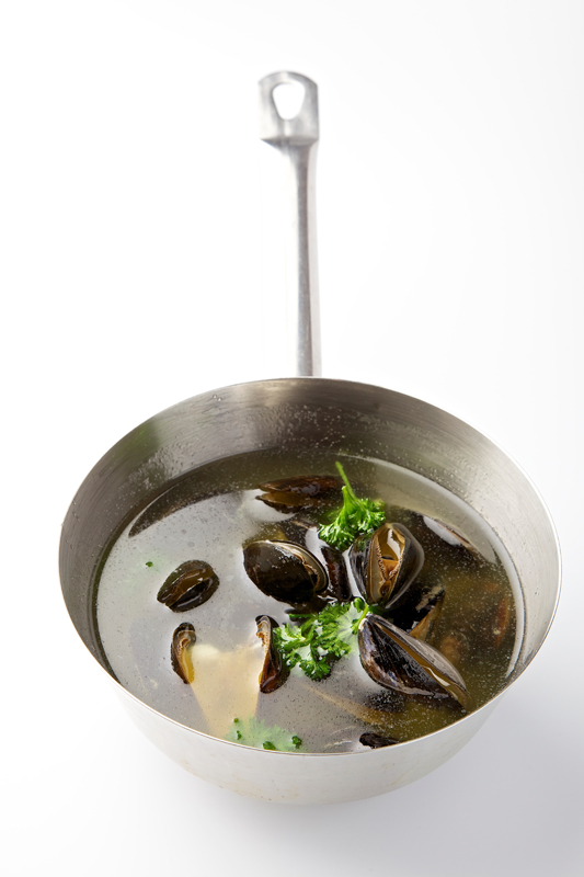 Mussels In Oil, Parsley And Garlic | Gastronomixs