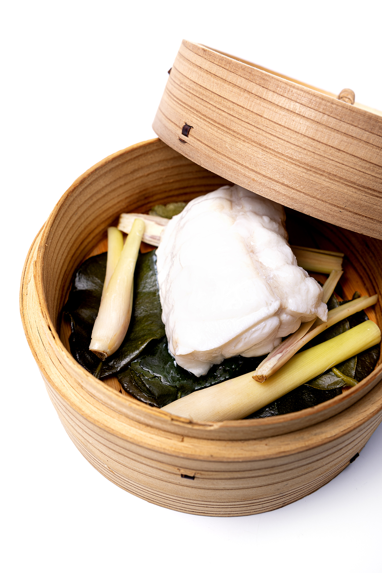 Steamded monkfish with lime leaves | Gastronomixs